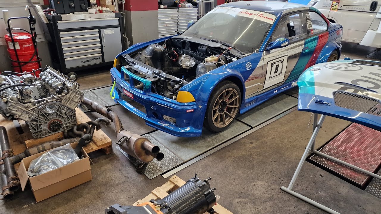 BMW V10 539Hp S85B50 on dyno for engine swap to E36 GTR RaceCar - YouTube