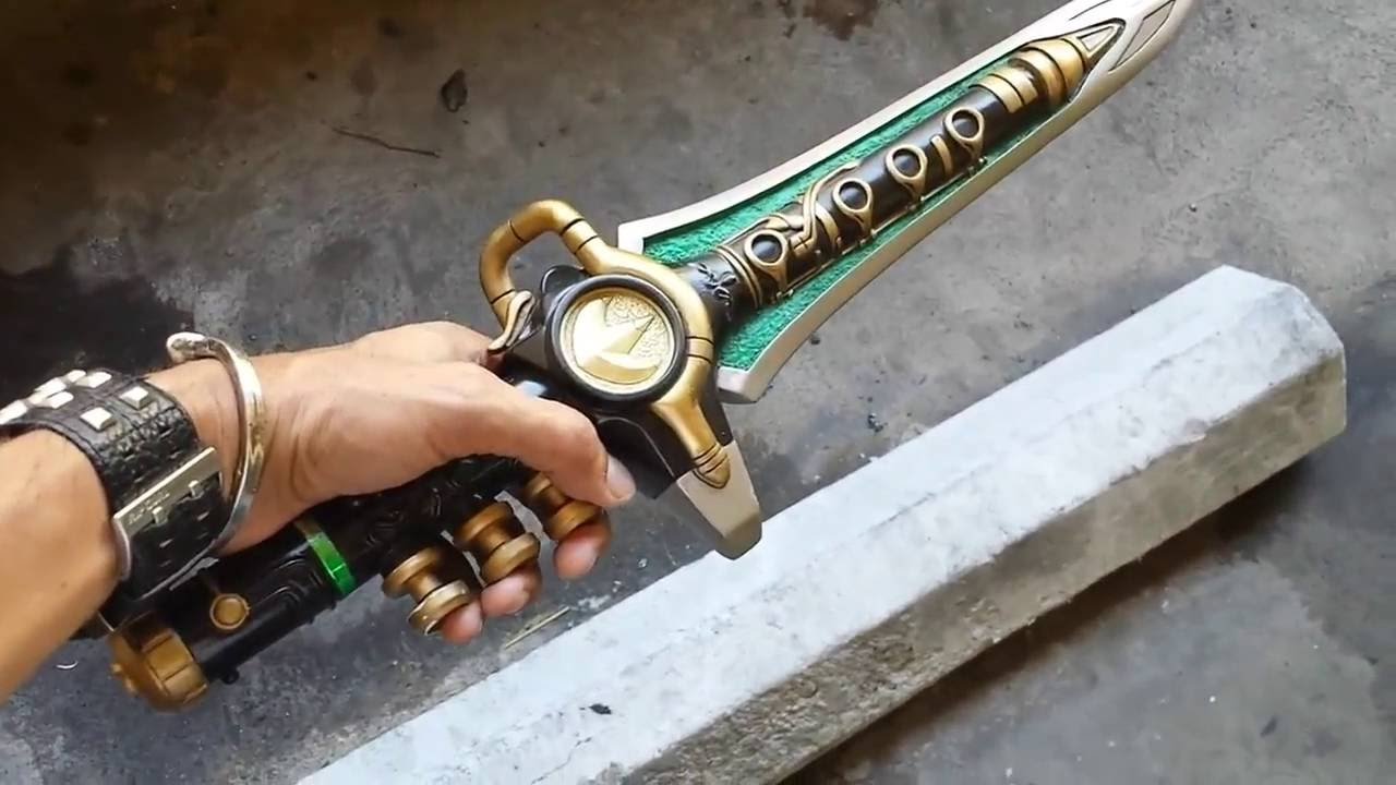 The first Zyusouken/Dragon dagger prop replica I've made in 2008 - YouTube