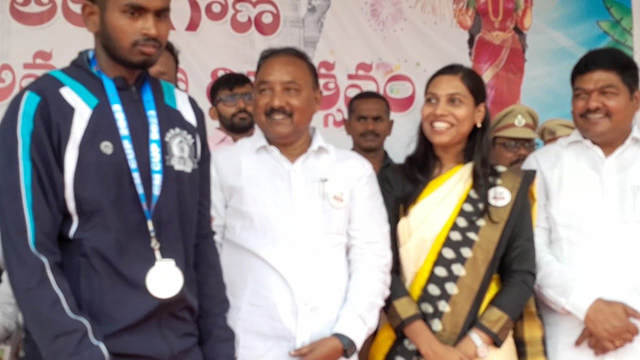 P Pravinya IAS, Collector and DM of Warangal presenting Medal to ...