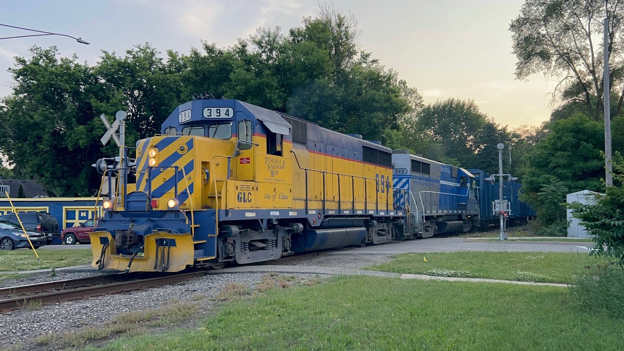 GLC 394 & 393 heading east thru Howell - YouTube
