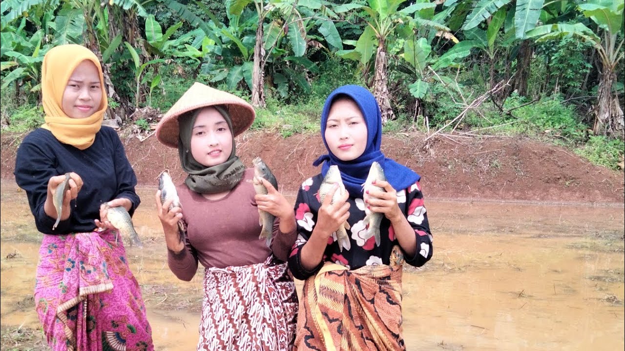 Luar Biasa Tak Di Sangka Di Pagi Hari Ini Ternyata Si Gadis Desa Cantik² Sedang Nandur Bikin ...