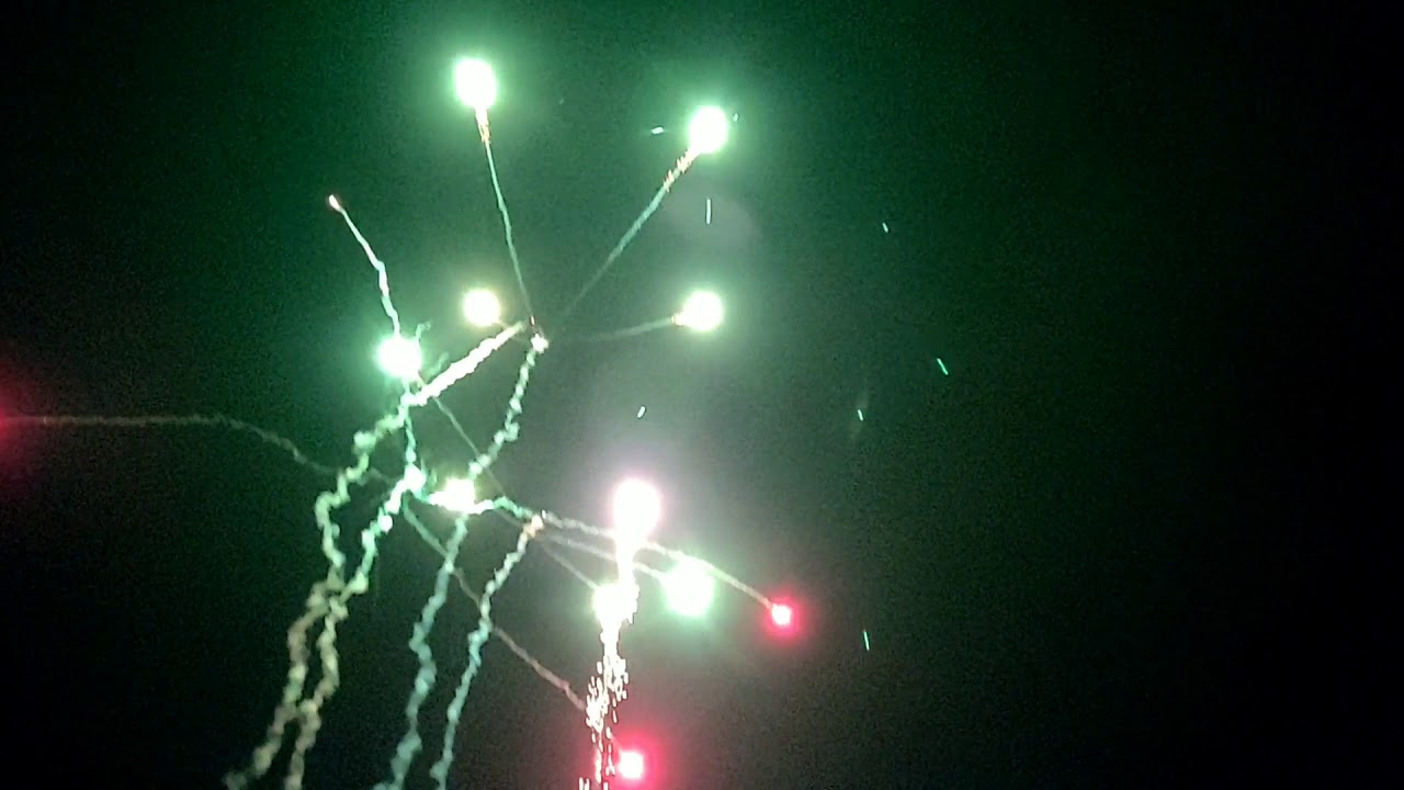Crossette Effect 36 Shot Firework Cake - YouTube