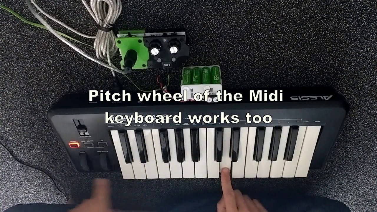 Patchblocks mono Midi synth - YouTube