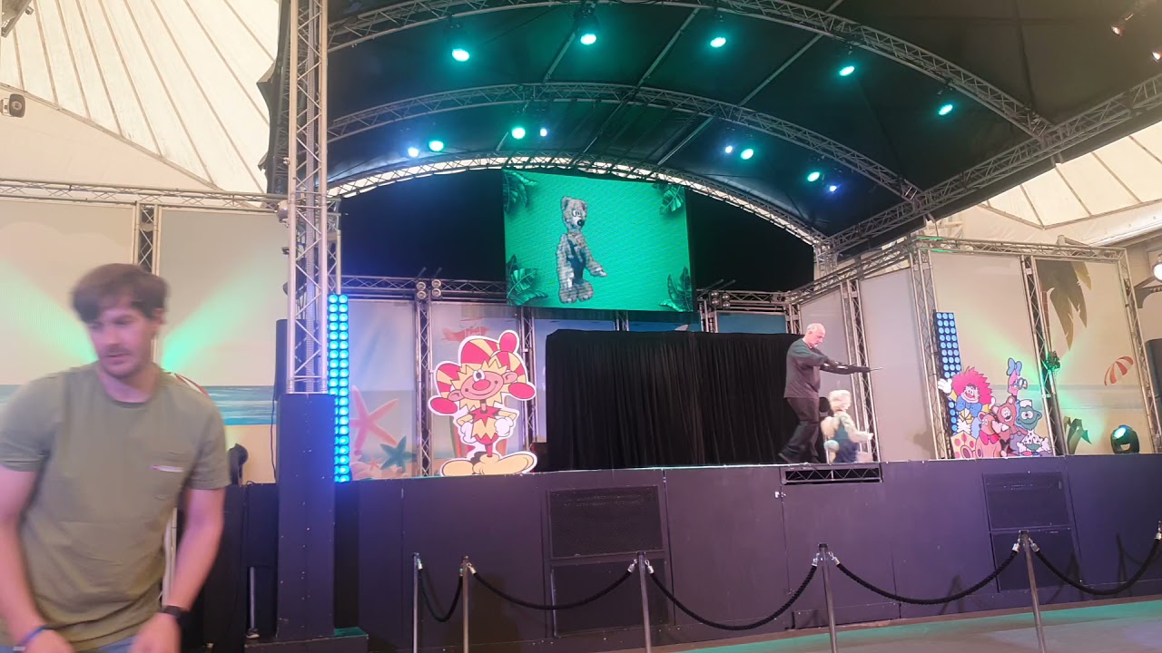 Butlins Minehead puppet Castle jingles house party 2021 - YouTube