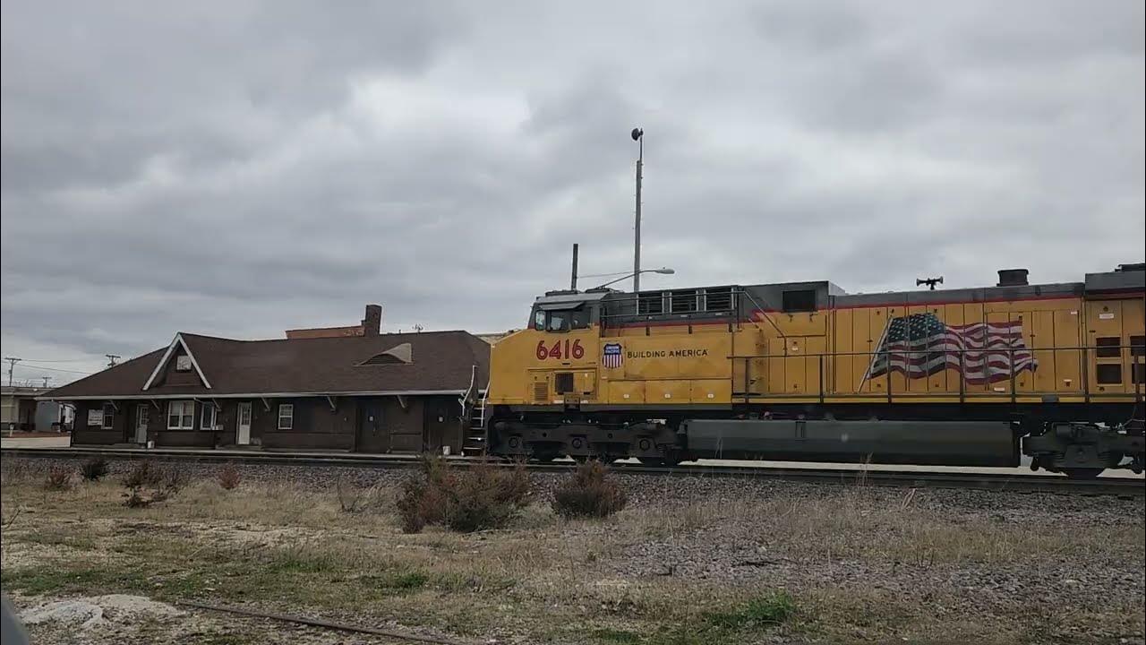 UP 6416,UP 8651,UP 7750,UP 7269 making it's way into Global 3 past the old Rochelle depot. - YouTube