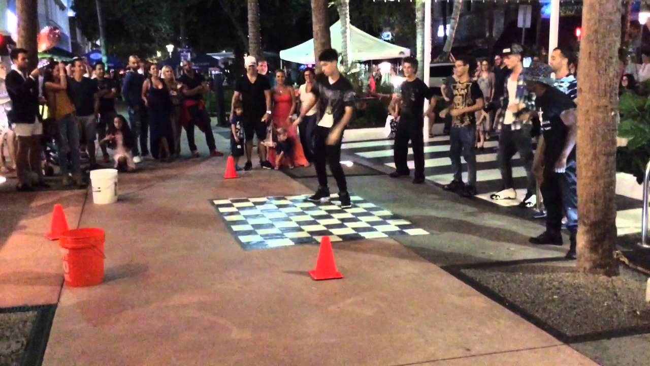 A SMALL DANCE SHOW - YouTube