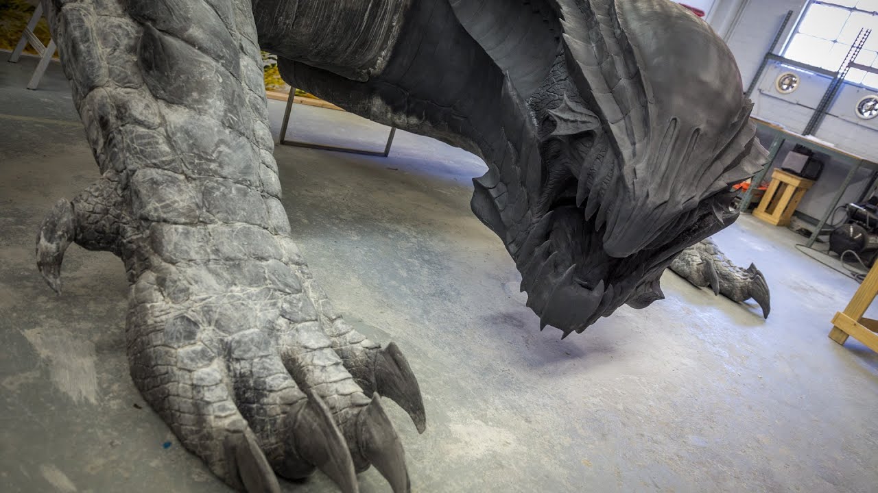 Making a Life-Size Dragon! (Monster Hunter 4 Ultimate) - YouTube