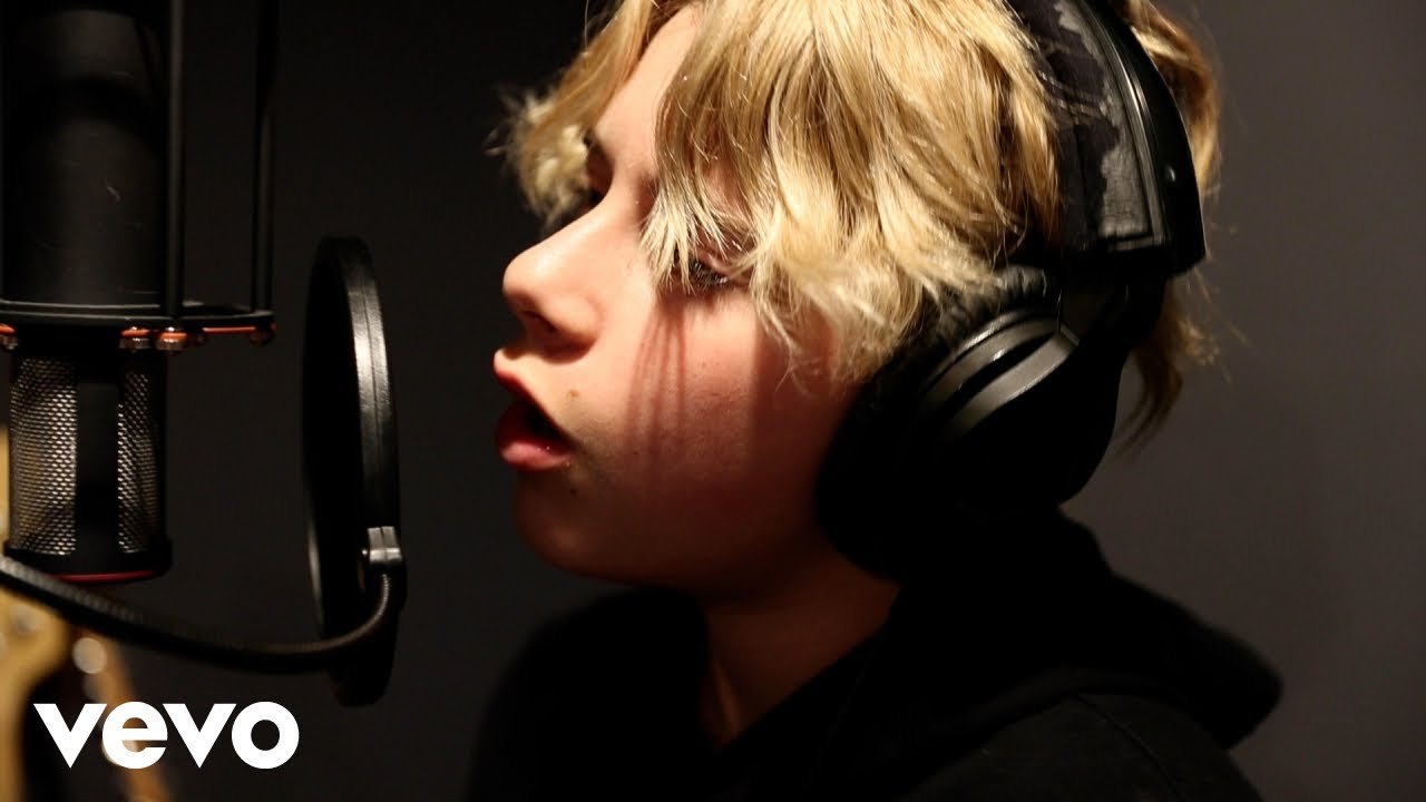 Gavin Magnus, Jam Jr. - Sad Song - Studio Session - YouTube