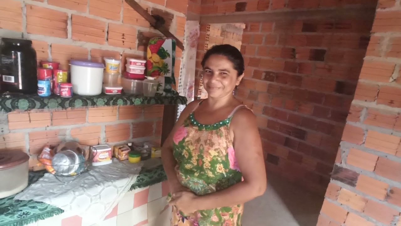 DONA SOCORRO FELIZ COM OS PRESENTE - YouTube
