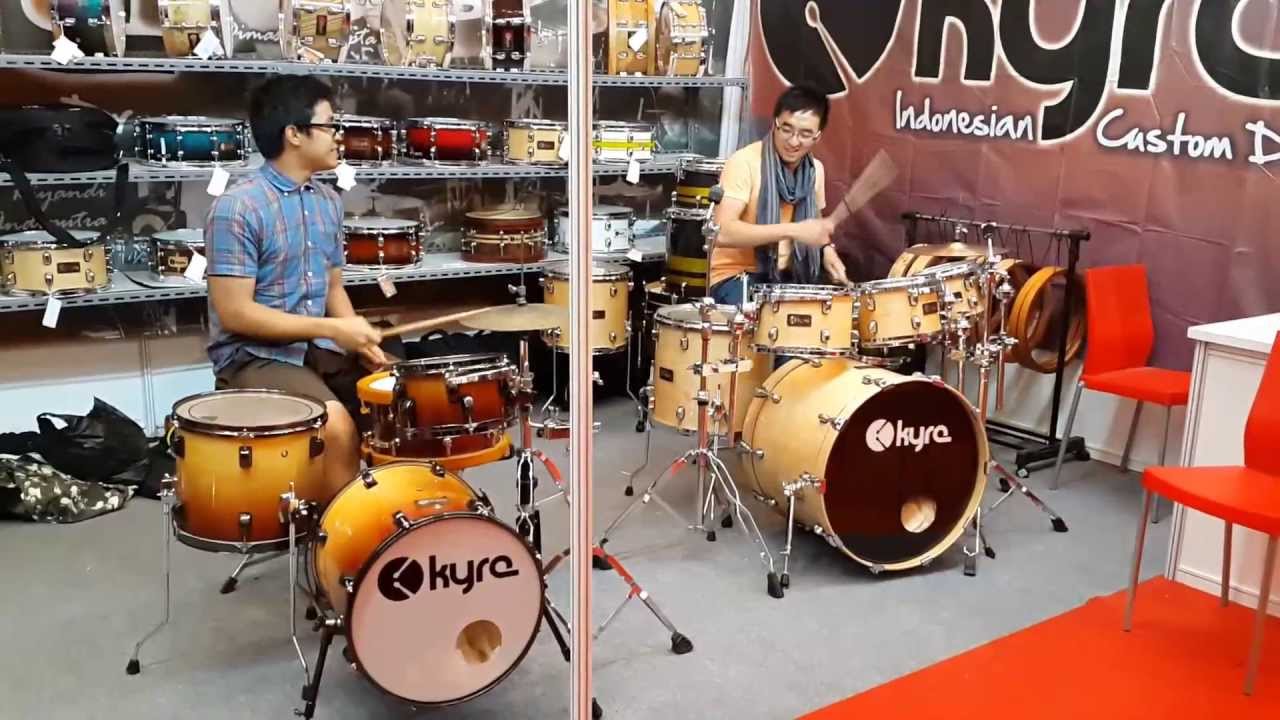 Handy Salim and Riyandi Andaputra in action - YouTube