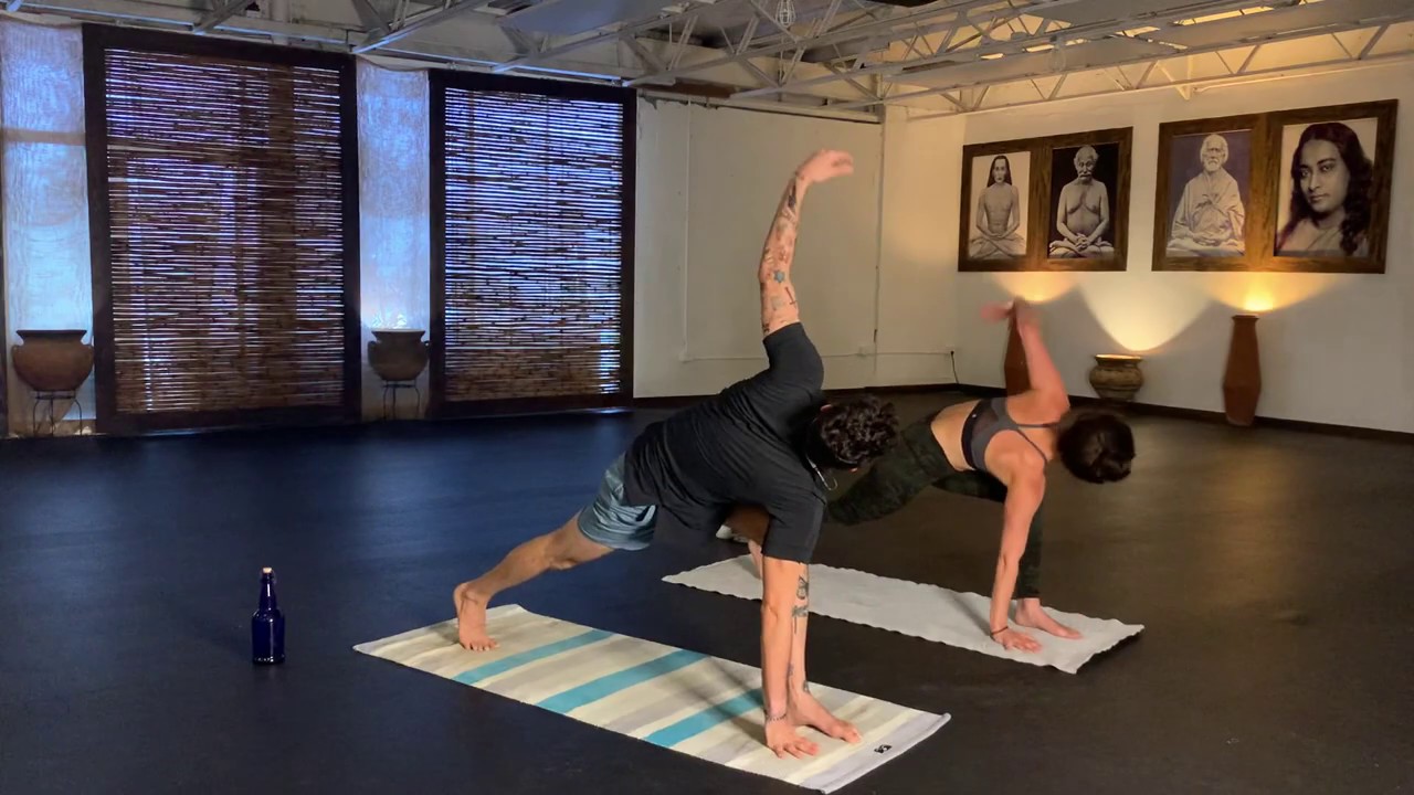 Anuttara Vinyasa Core Flow with Blake & Wendy | Hot Yoga - YouTube