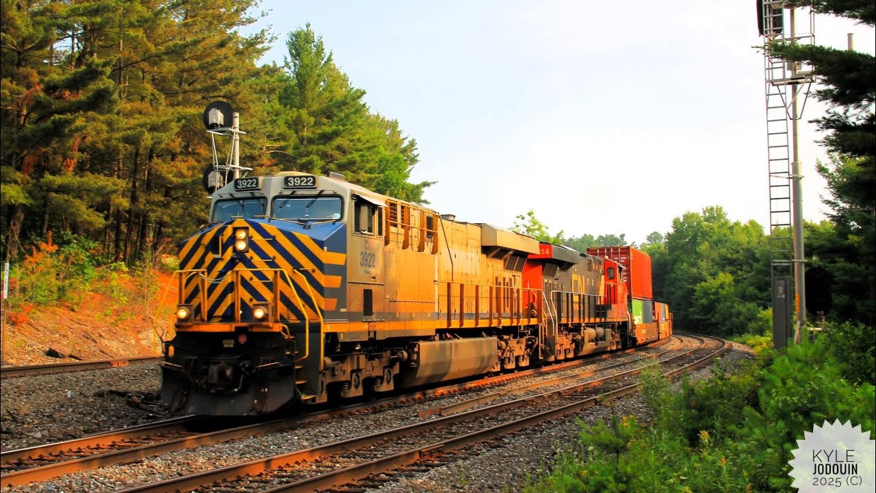 CN Southbound 102 CN 3922 splitting the Signals at Boyne & Reynolds in ...