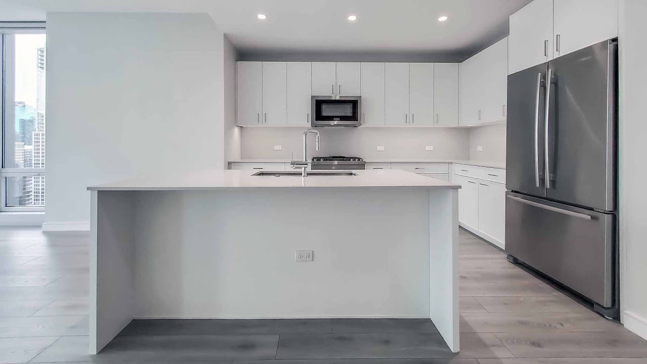 A River North 2-bedroom, 2-bath CB1 at the luxury One Chicago ...
