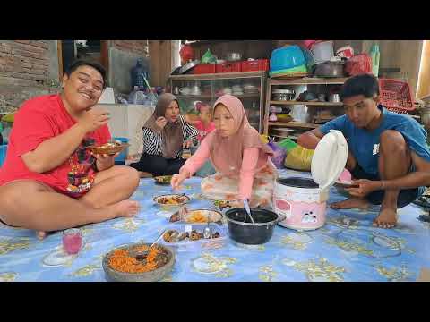 Kesibukan sekarang bersama sambel pecel emak xl sampai lupa sama konten 