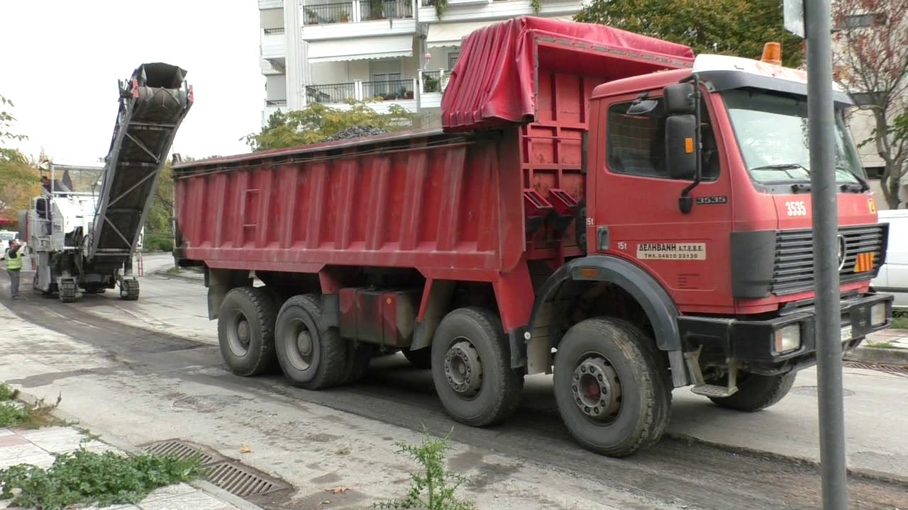 ΕΡΓΑ ΑΣΦΑΛΤΟΣΤΡΩΣΗΣ ΚΑΙ ΟΔΟΠΟΙΙΑΣ ΣΤΗΝ ΠΟΛΗ ΤΗΣ ΚΟΖΑΝΗΣ - YouTube