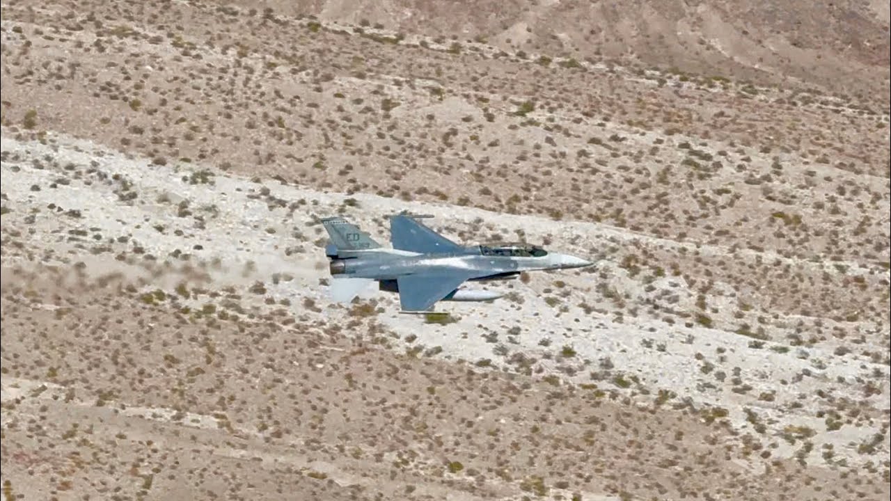 F-16 low level "in the wild" on the Sidewinder in Death Valley. - YouTube
