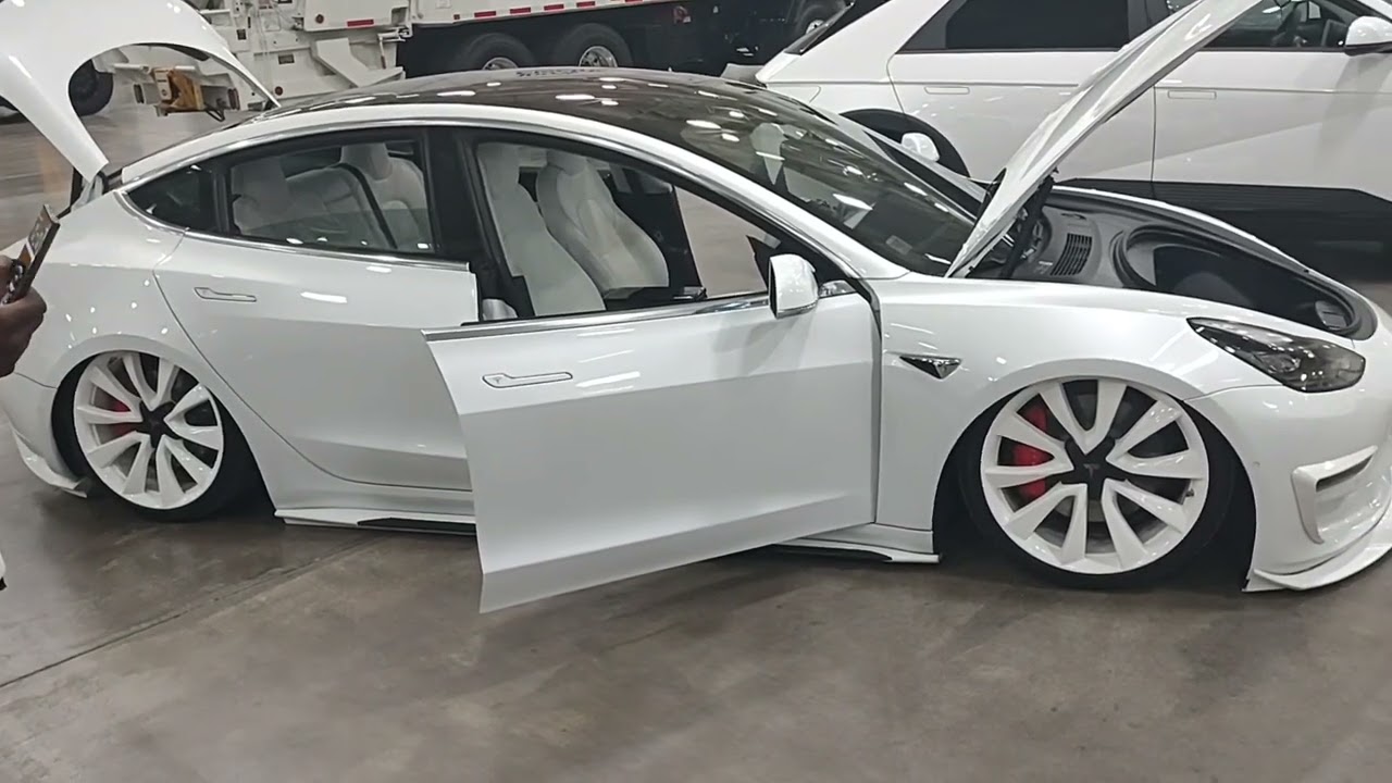 Tesla Model 3 lowrider ? - YouTube