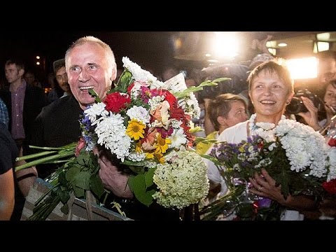 Belarus'ta 6 siyasi muhalif serbest bırakıldı