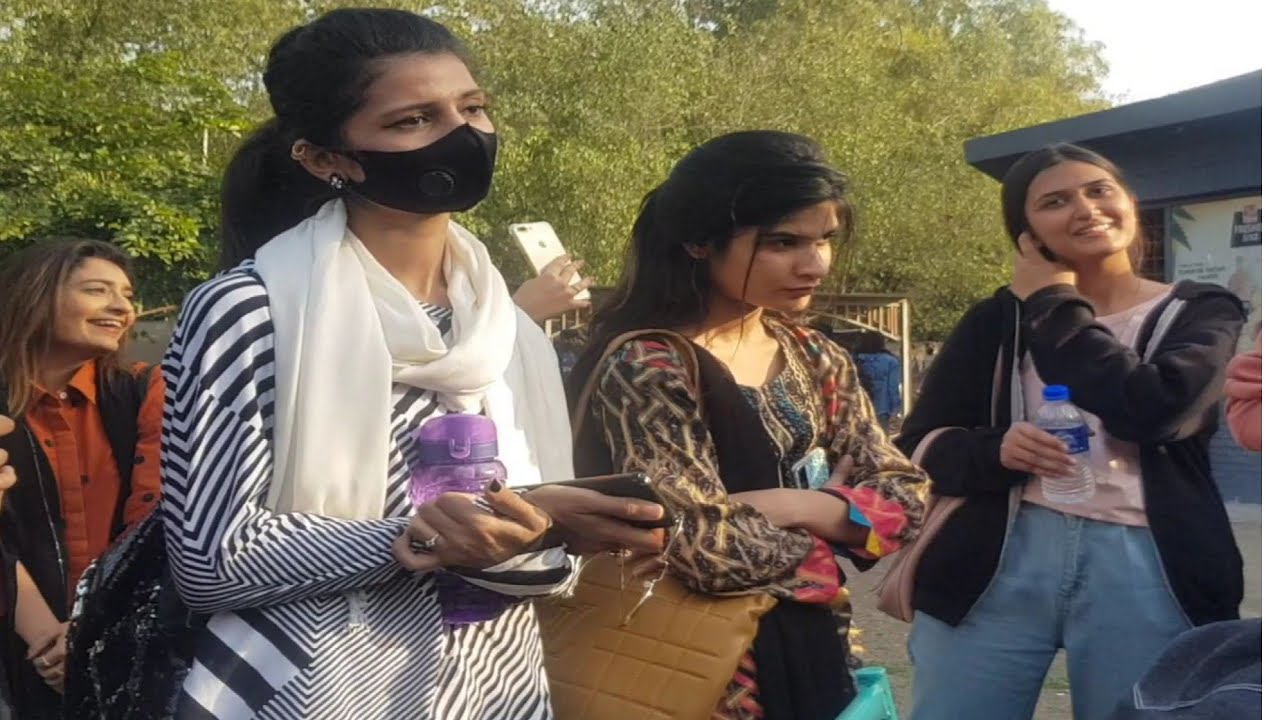 Girls Ragging in Punjab University Lahore - YouTube