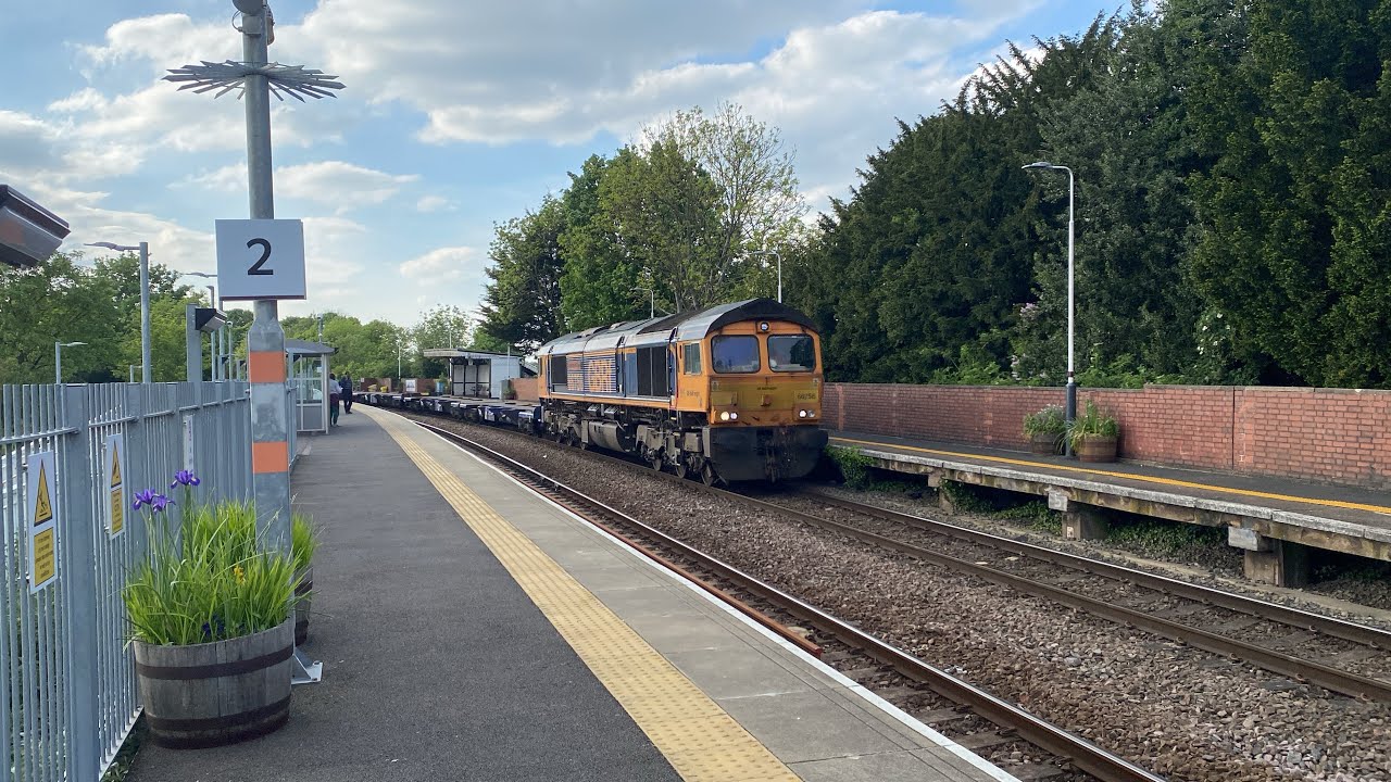 Crossover! 66756 Royal corps of Signals with 26 export containers and ...