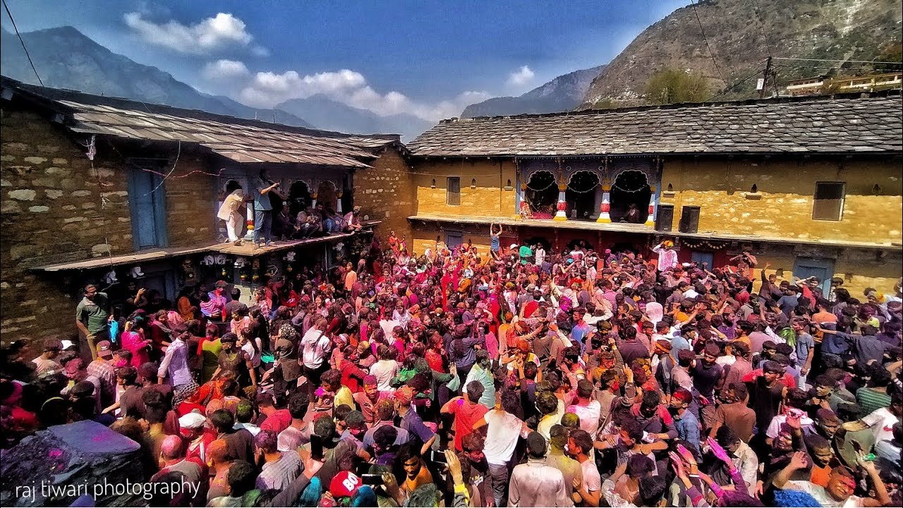 Holi Celebration in Gopeshwar @Gopeshwar @Divine_Uttarakhand - YouTube