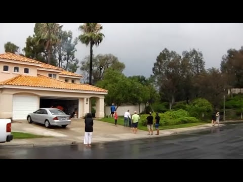 Temecula lightning strike causes palm tree fire - YouTube