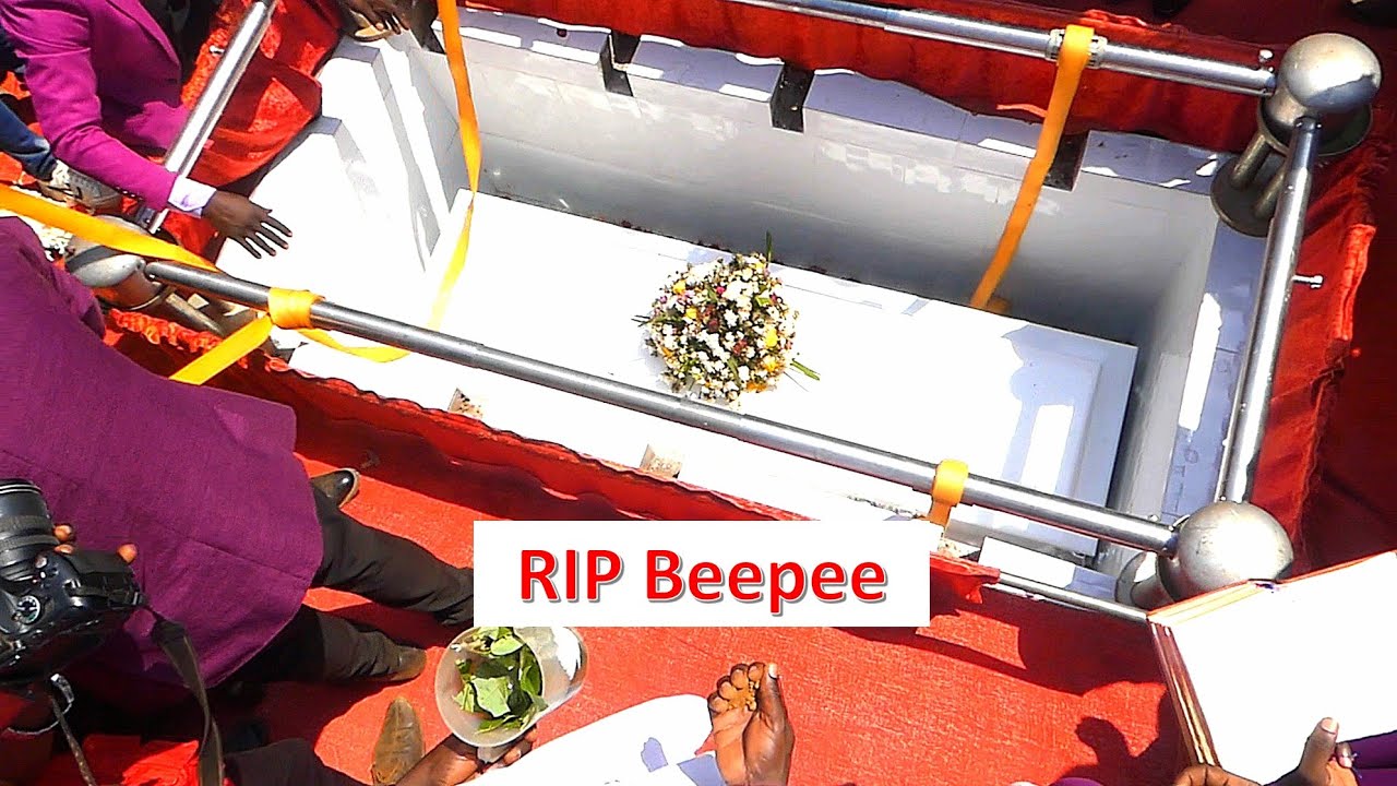 Burial Of Beepee Laying Of Body On Grave - YouTube
