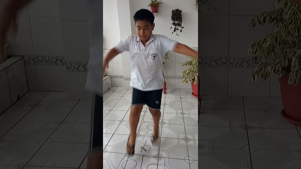 Como jugar la rayuela paso a paso - YouTube