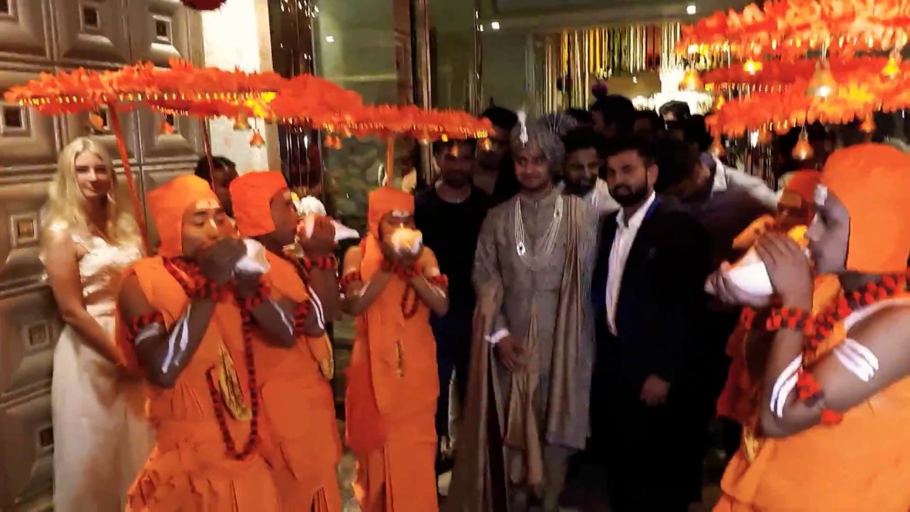 Shankh Pandit for Groom Entry @Devtara Banquet Muradnagar by Doliwala ...