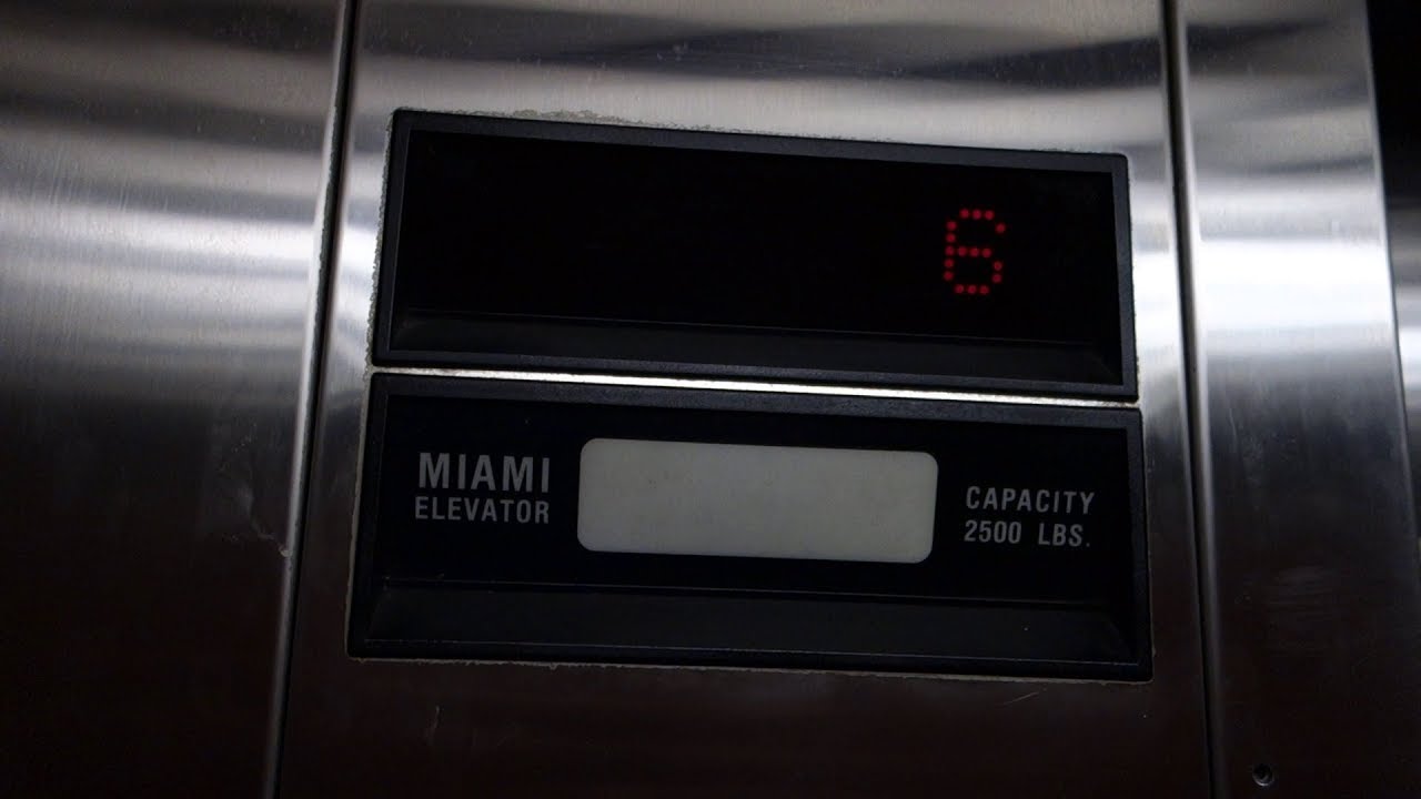 1990's Miami / Dover Hydraulic Elevator @ Hampton Inn Miami-Airport ...