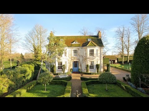 A Victorian double fronted detached Country House in Buckinghamshire ...