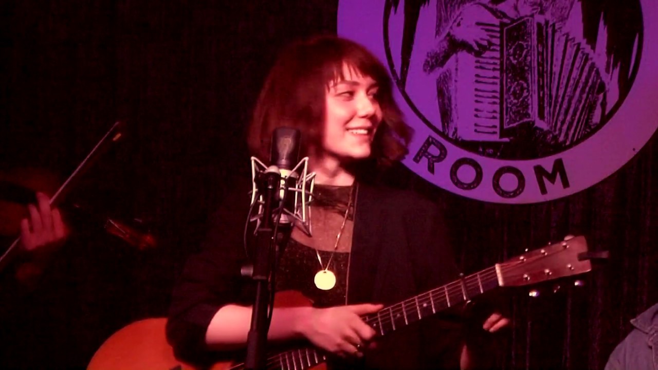 The Molly Tuttle Band "Cold Rain And Snow" 3/4/18 The Parlour Room ...
