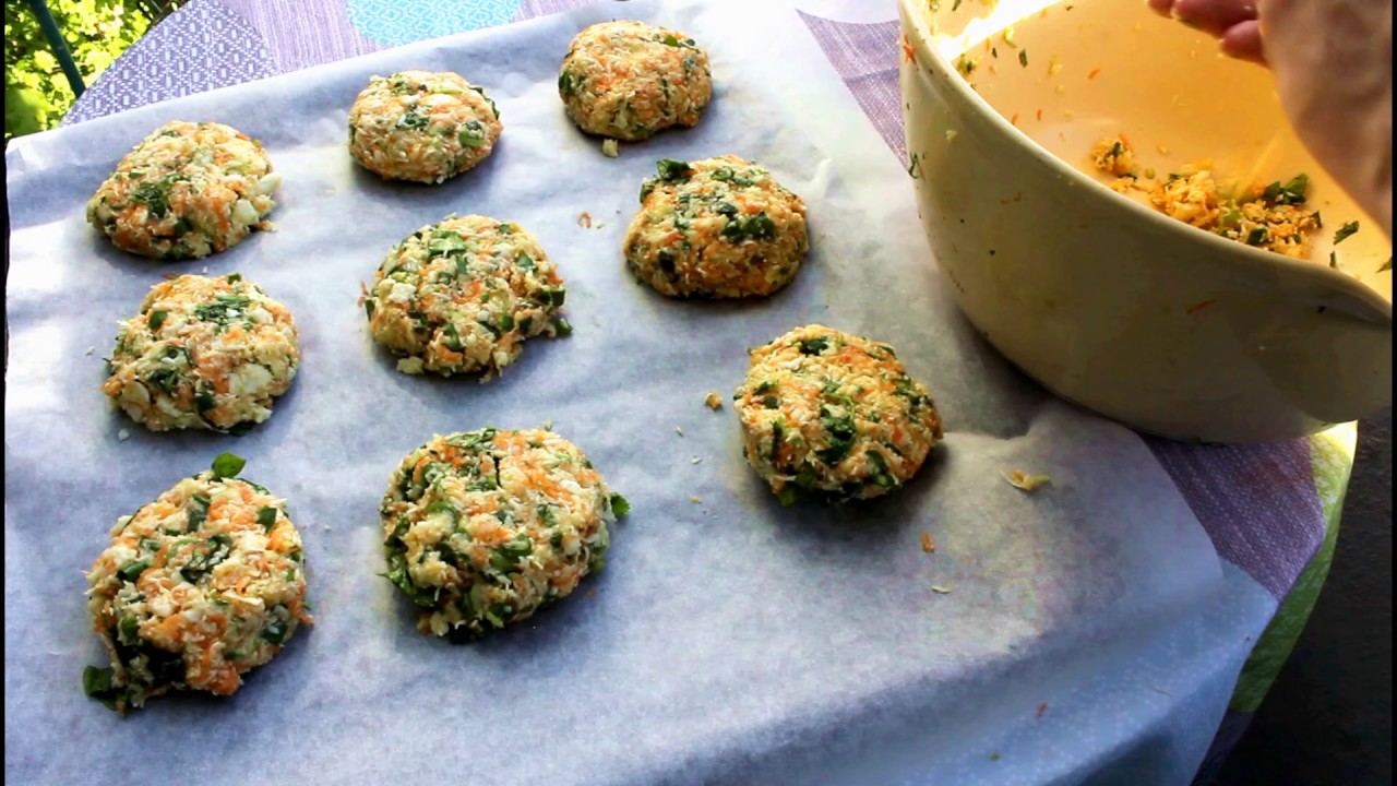 Summery halloumi cakes (vegetarian) - YouTube