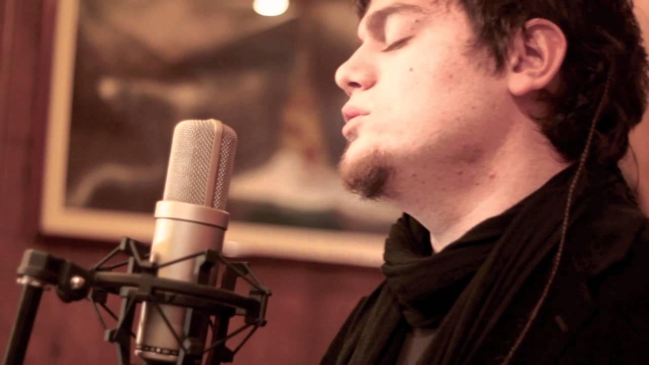 NOVI RED - Knockin' on heaven's door (acoustic cover) - YouTube