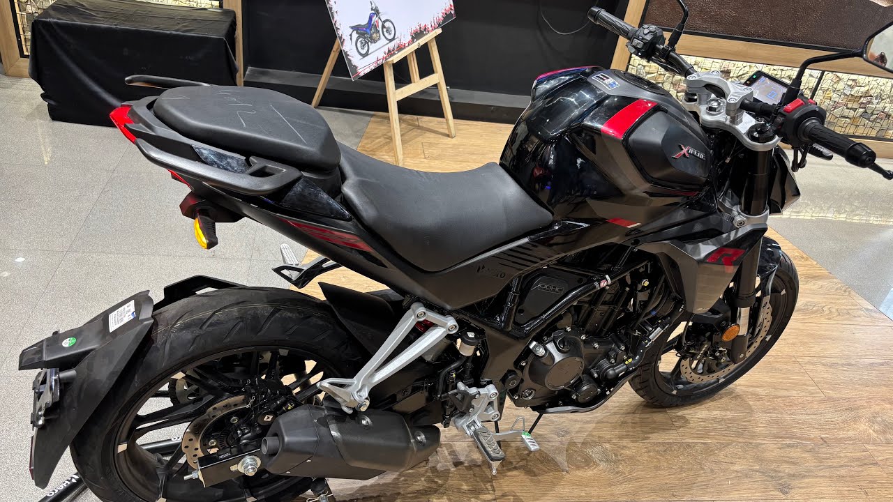 New 2025 Hero Xtreme 250R All Black Details Review | On Road Price New ...