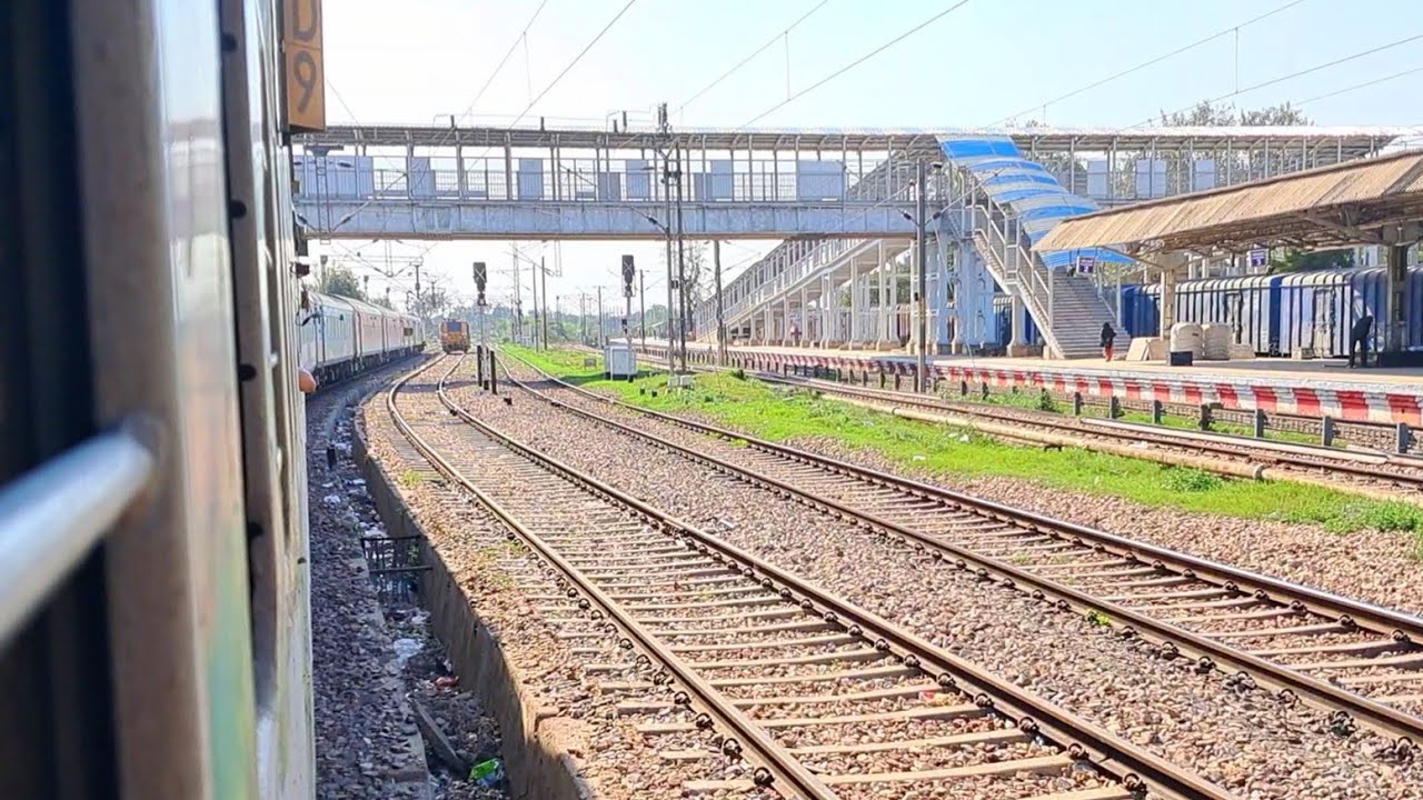 Agra Ajmer Intercity Express departing Idgah Agra Junction, Indian ...