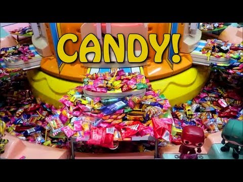 Candy Pusher Claw Machine Laura Wins the Jackpot - YouTube