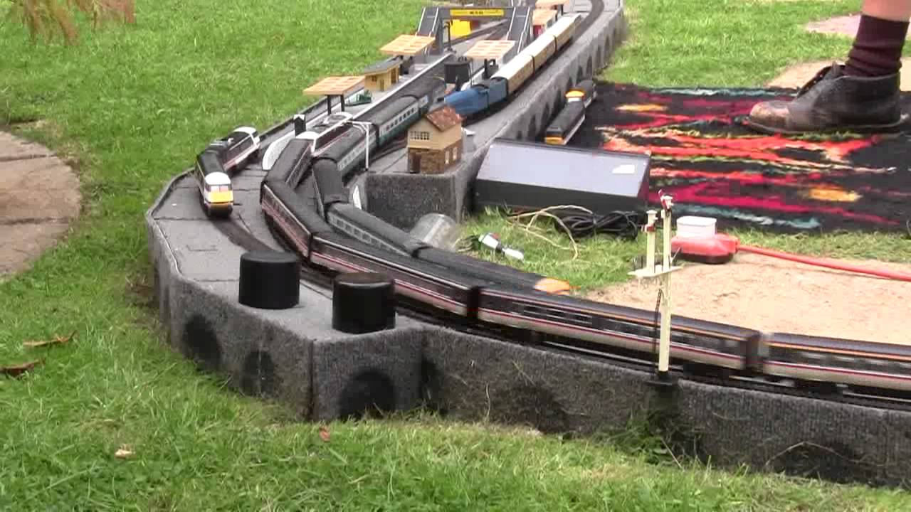 class 90 90001 on garden railway - YouTube