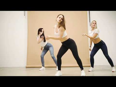 sexy ass dancing
