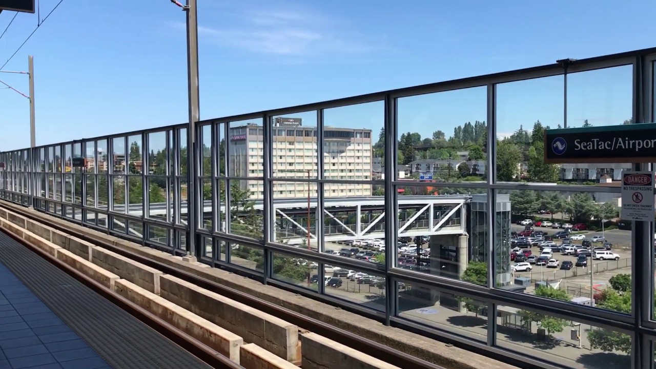 【Link light rail】SeaTac/Airport駅 (シアトル・タコマ国際空港) - YouTube