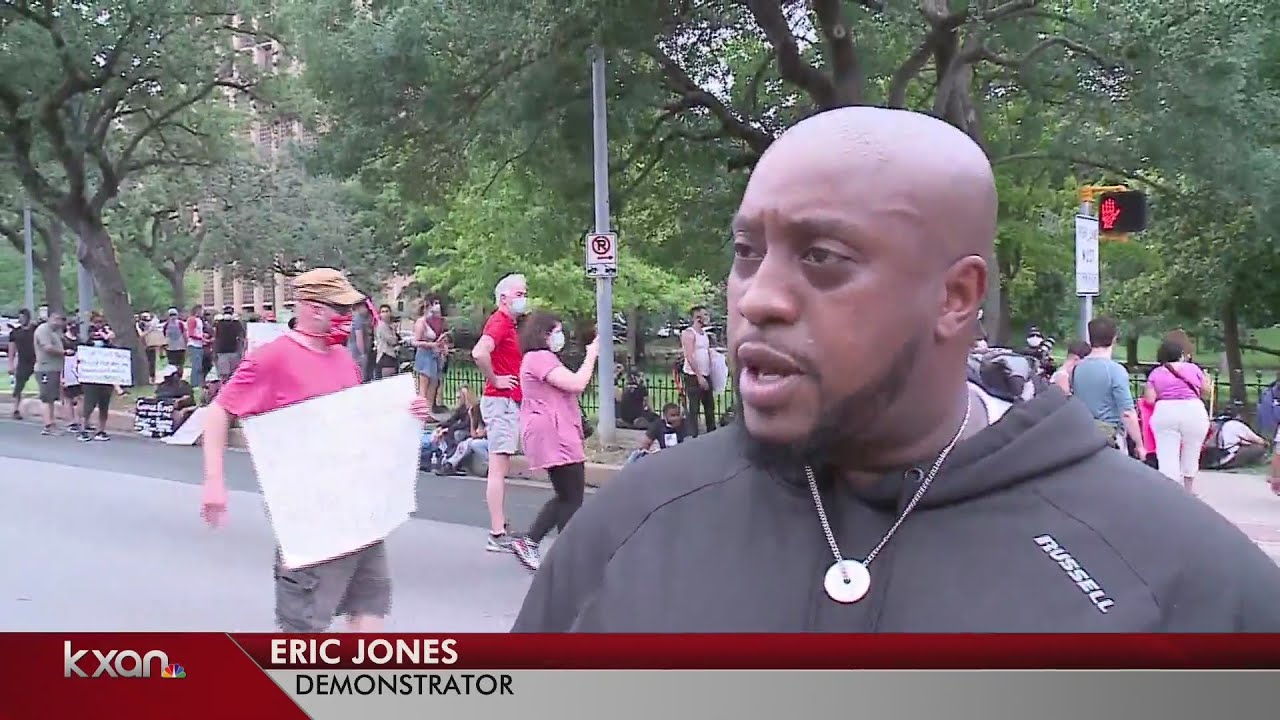 Hundreds of Austin demonstrators protest at the Texas Capitol - YouTube
