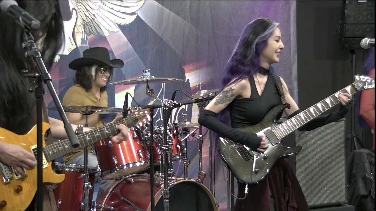 Mystica Girls. Viejos Tiempos. Juan Hernández Jr. - YouTube