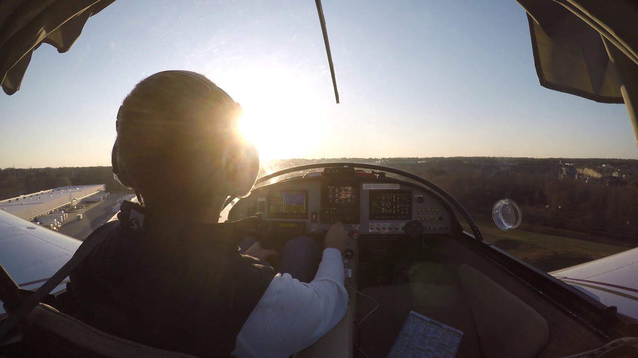 Landing at KRYY - YouTube