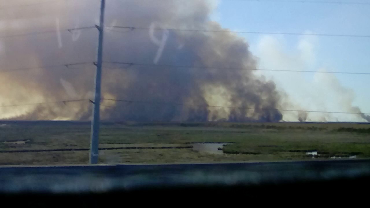 Fire in Beaumont Texas think a bomb exploded - YouTube