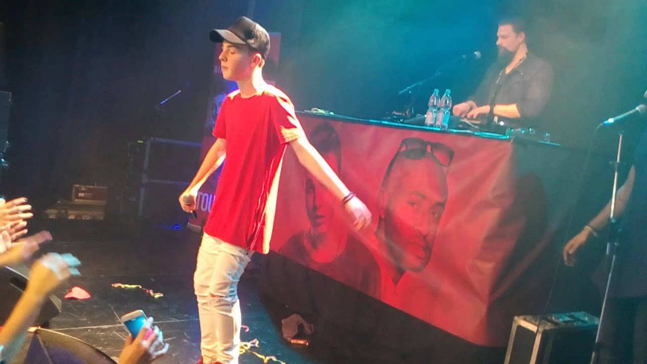Mike Singer - Nur mit dir | Mikado tour 2016 Stuttgart - YouTube