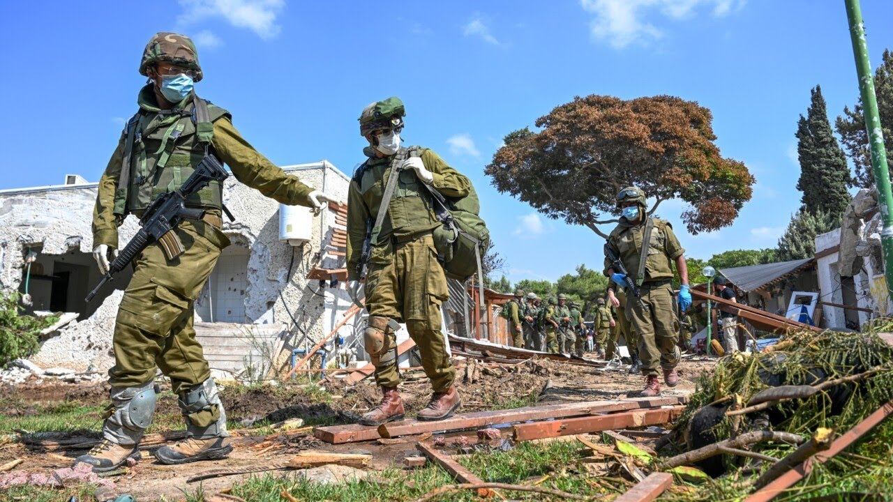 Israeli forces enter Gaza’s Al-Shifa Hospital - YouTube