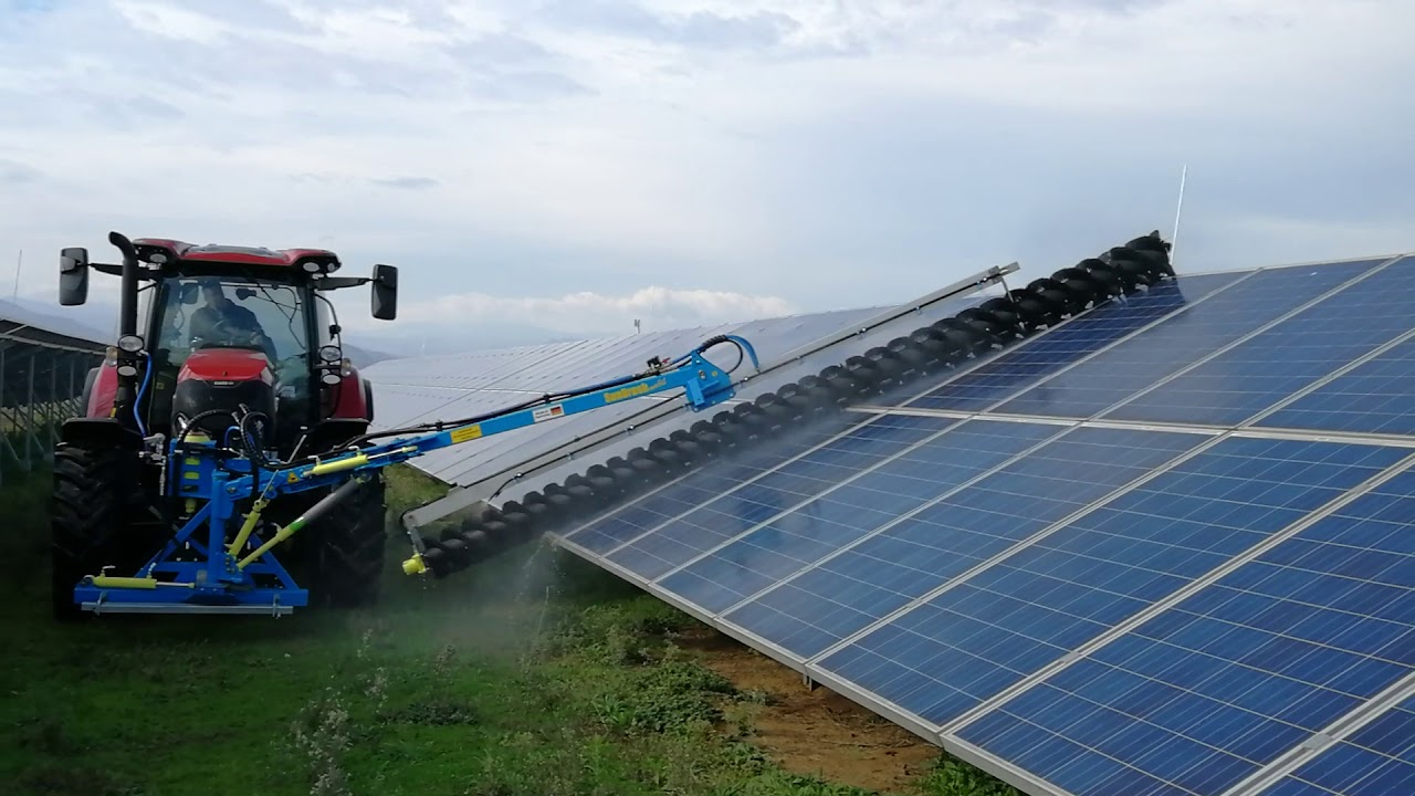 Καθαρισμός (πλύσιμο) φωτοβολταικων πάρκων - YouTube