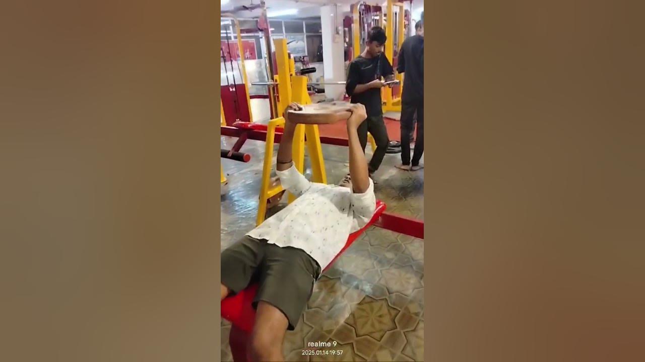 Please subscribe karo 💪 ️ #youtubeshorts #gymstatu #fitnessmotivation - YouTube