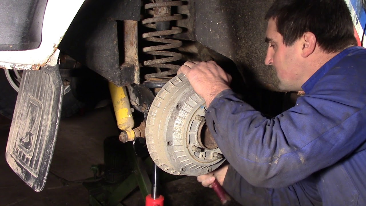 Lada Niva - Feder gebrochen - YouTube