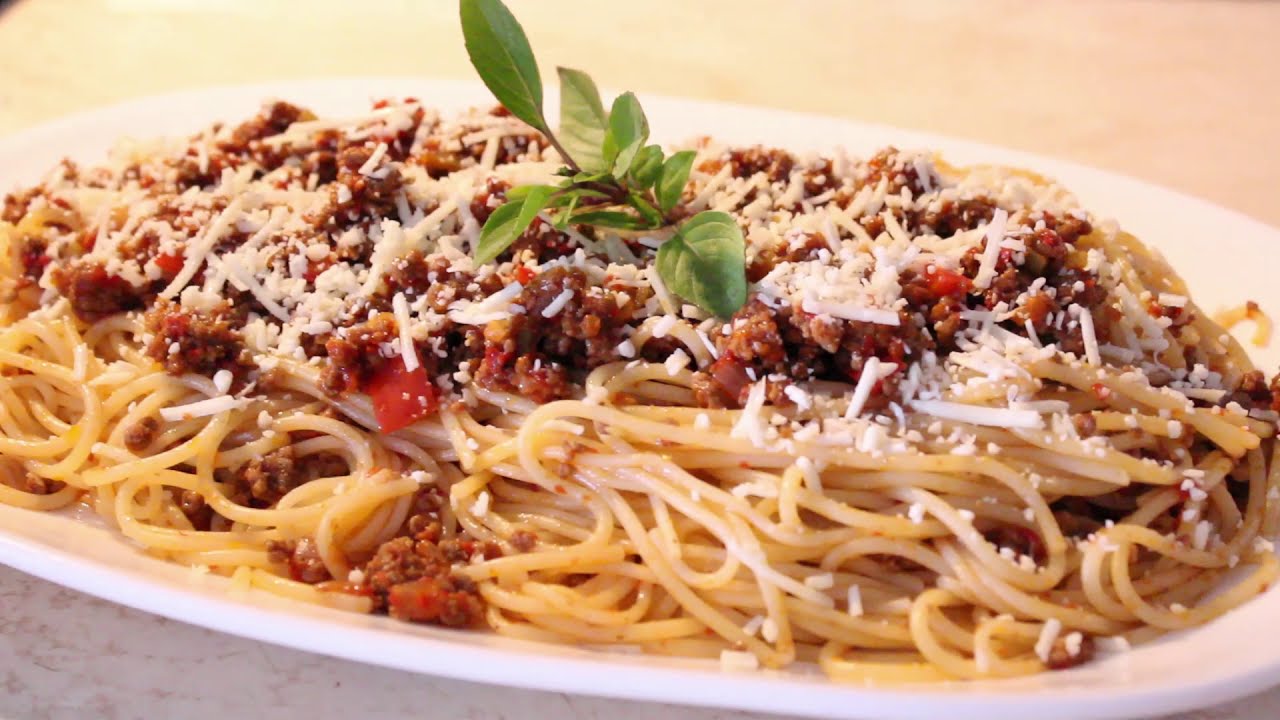 Makarona Me Mish Te Grire / Home cooking - YouTube